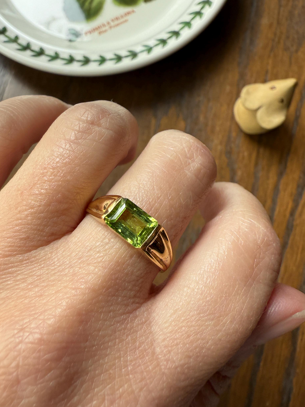 PERIDOT Vintage East West Step Cut Rectangle Band 18k Gold Pale Lemon ...